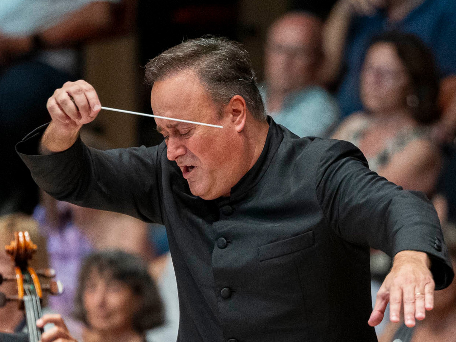 Chichon dirige los Planetas - 150º aniversario de Gustav Holst